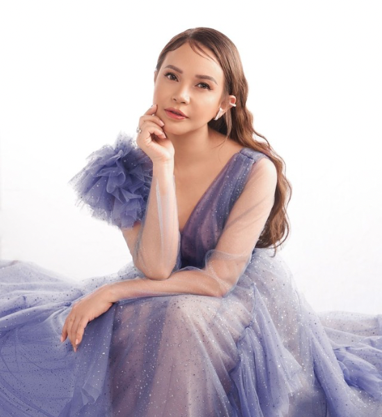 25 Tahun Bersama Rossa, Ratu Pop Indonesia - ELLE Malaysia