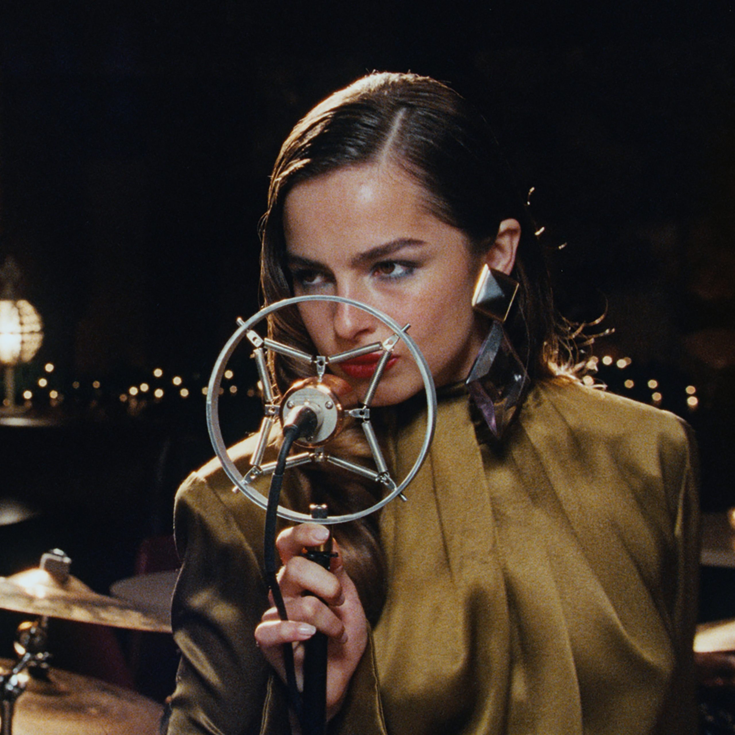 Addison Rae, Cooper Koch Dalam Cereka Fesyen Saint Laurent