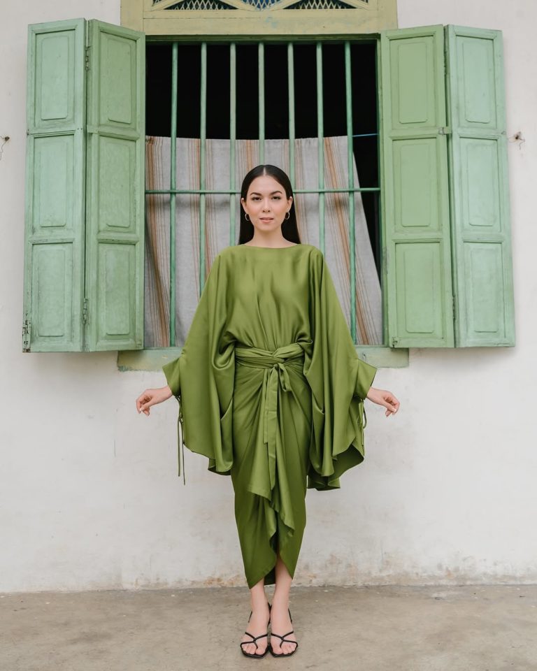 Raya 2025: Senarai Koleksi Baju Raya Untuk Wanita - ELLE Malaysia